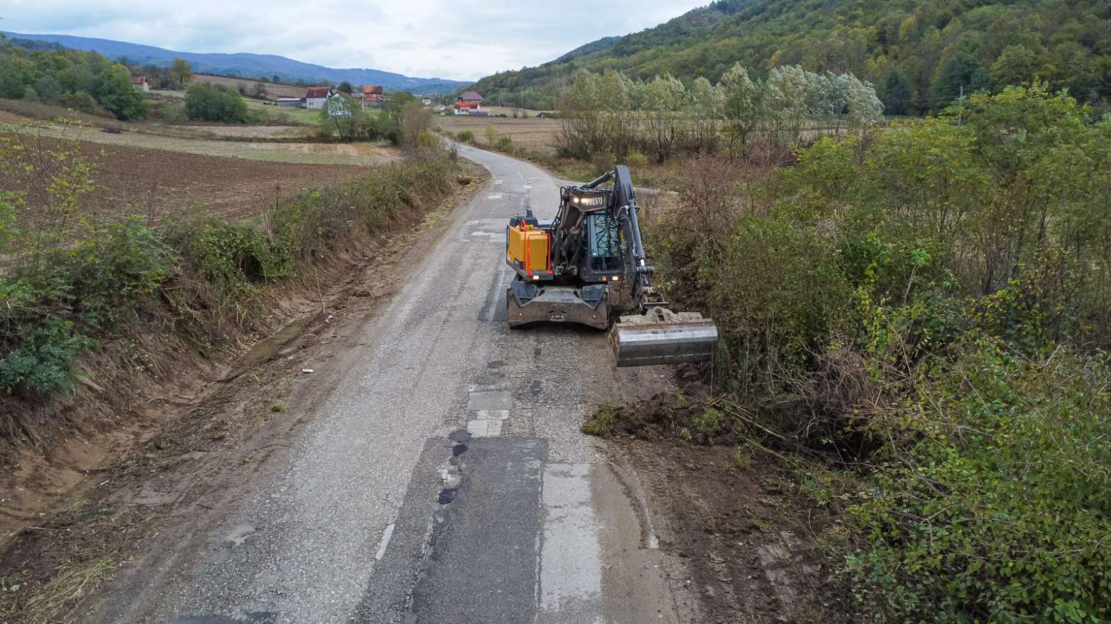 MODERNIZACIJA PUTA LIPNIČKI ŠOR - TEKERIŠ: GRAD LOZNICA I DRŽAVA U ...